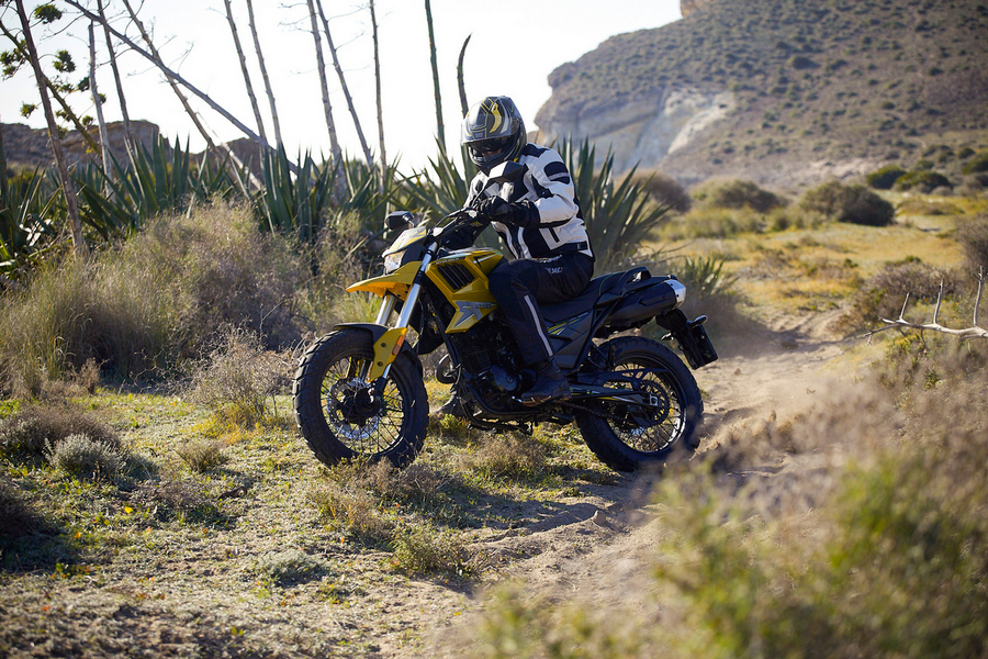 Barton Hyper – tani motocykl turystyczny/adventure klasy 125 [dane ...