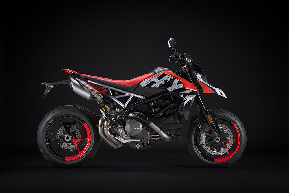 Nowe szaty łobuza. Ducati Hypermotard 950 RVE w nowym malowaniu ...