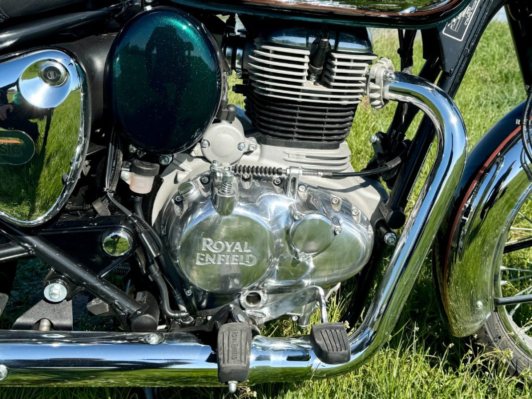 Royal Enfield Classic 350 2025: bardziej nowoczesny, wciąż zachwycający ...